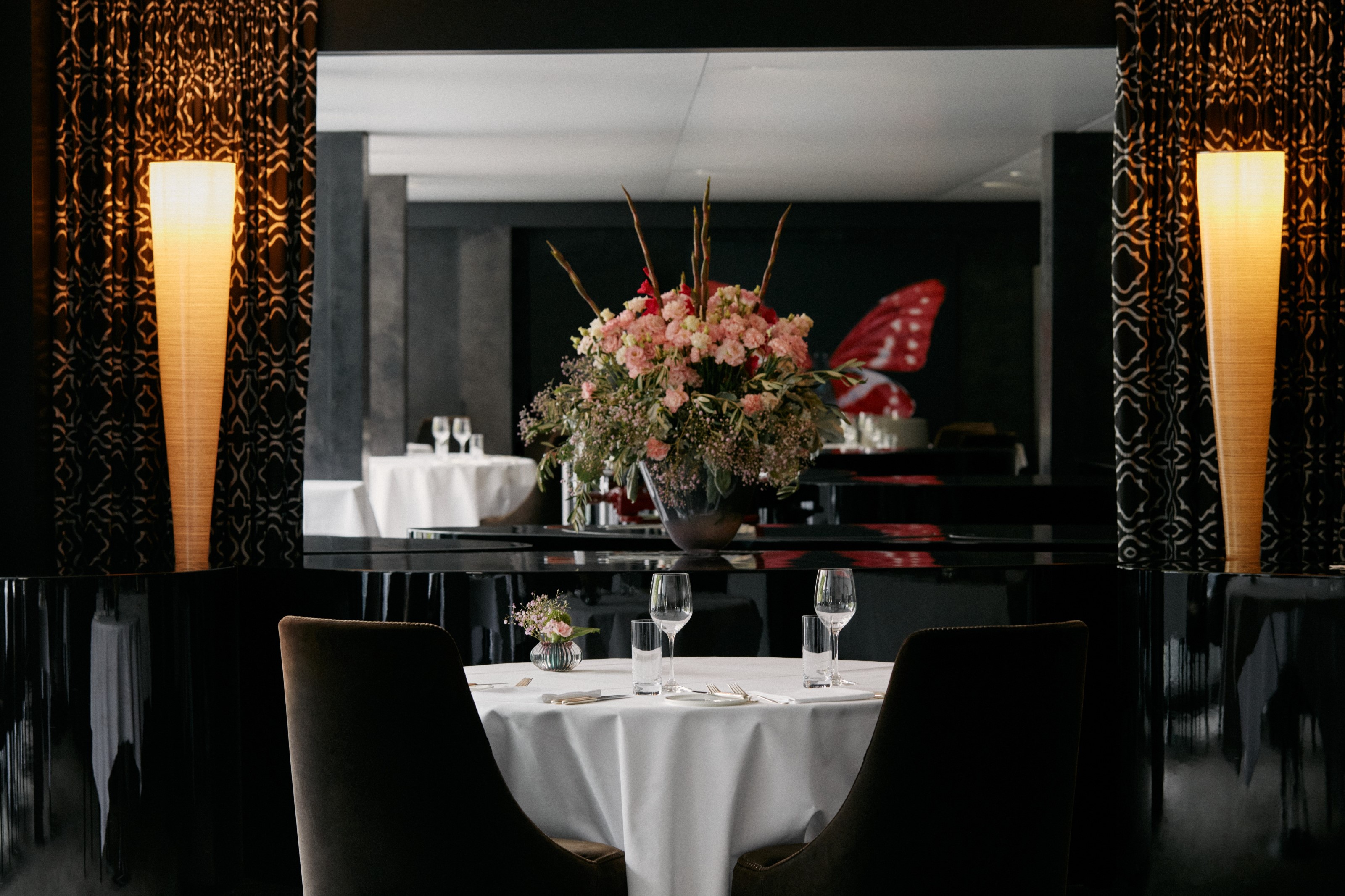 Savor Vals: Diverse Dining at 7132